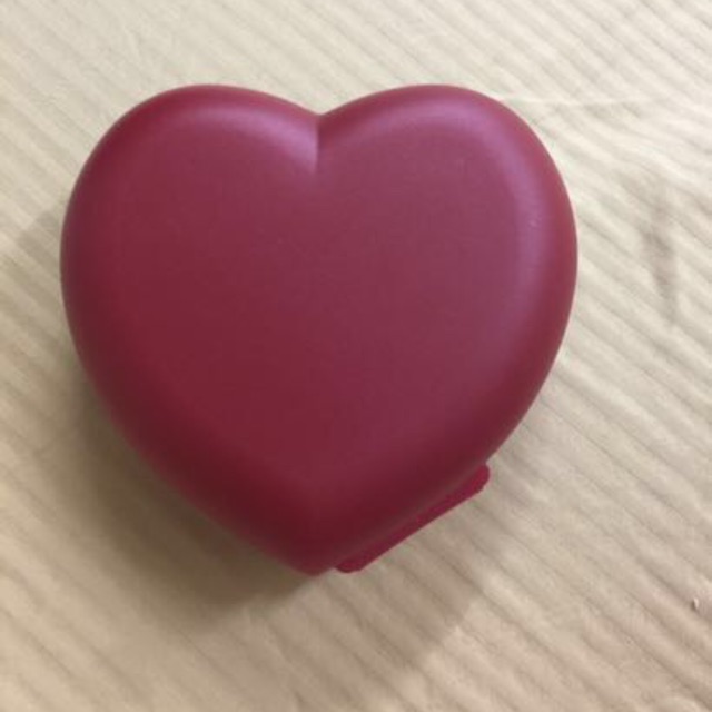 Tupperware heart shape limited (1)red | Shopee Malaysia