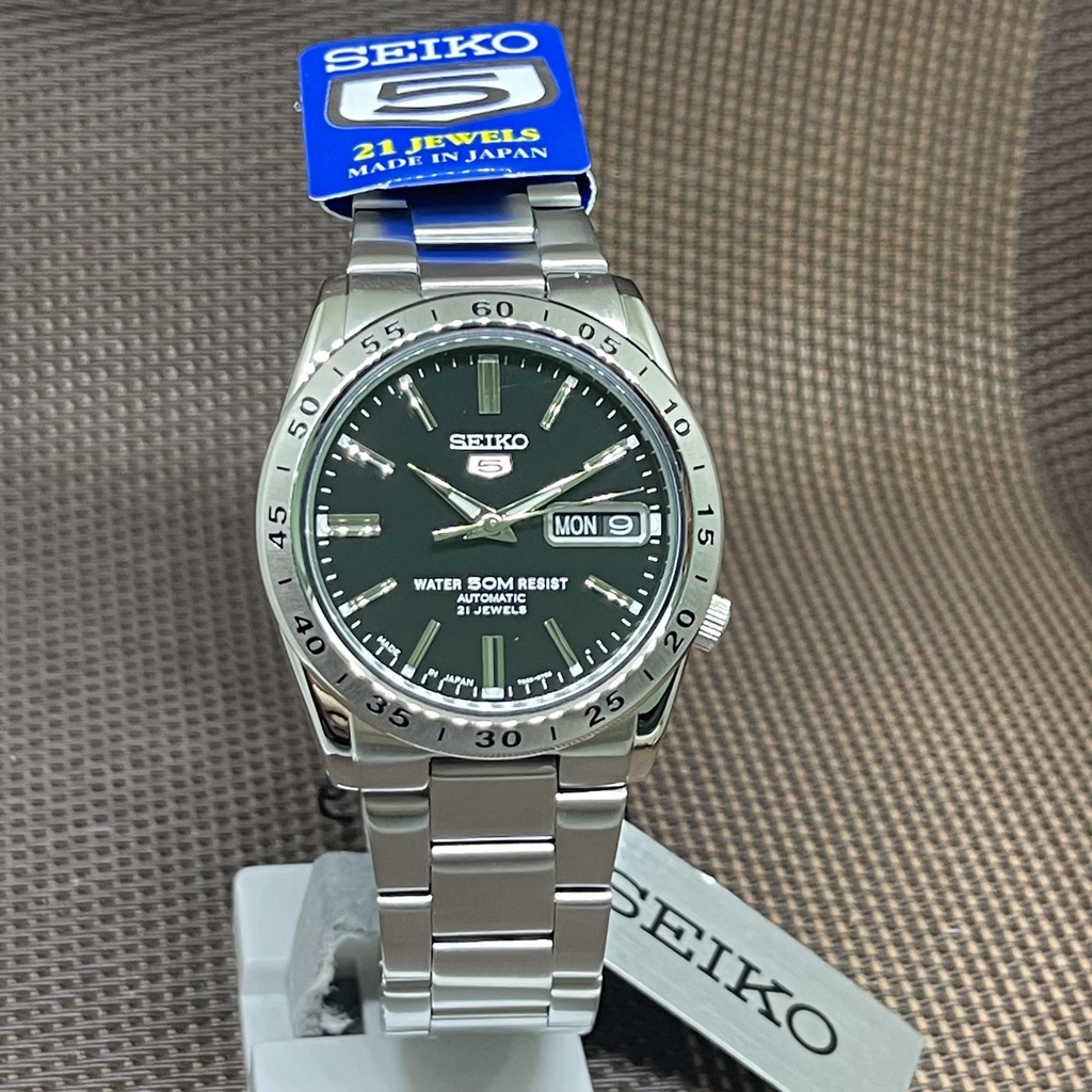 Seiko 5 Automatic Men's Silver Stainless Steel Strap Watch SNKE01J1 ...