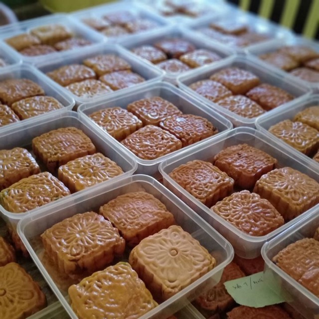 mooncake (kuih bulan halal) | Shopee Malaysia