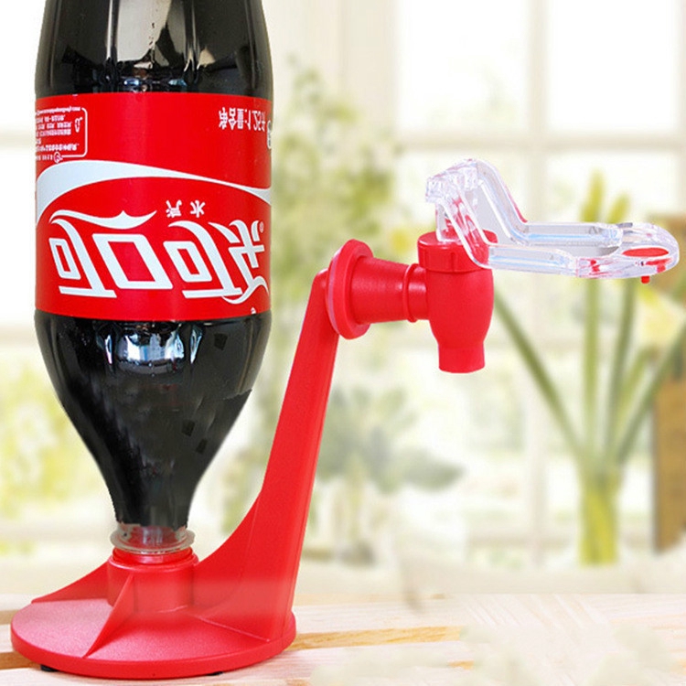 Kreatif mini cola botol terbalik air dispenser tangan tekanan suis air ...