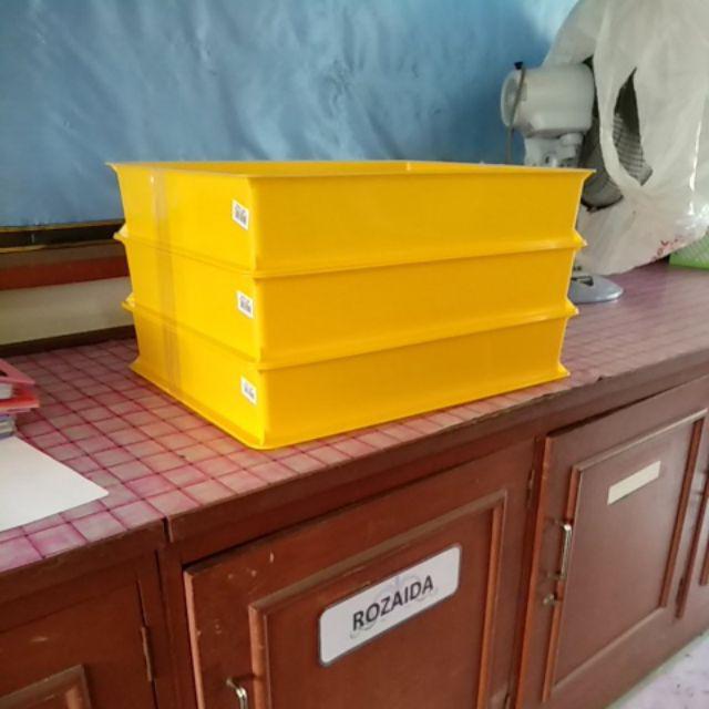 Plastic Cake Tray / Bread Tray / Bakery Tray / Food Tray / Yellow Tray ...
