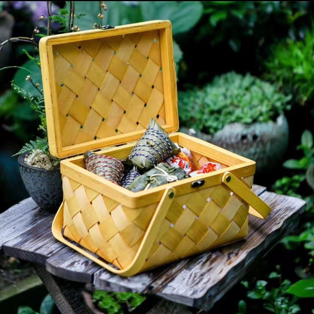 SHIOK Picnic Rectangular Shaped Wooden Basket With Lock Hatch And ...