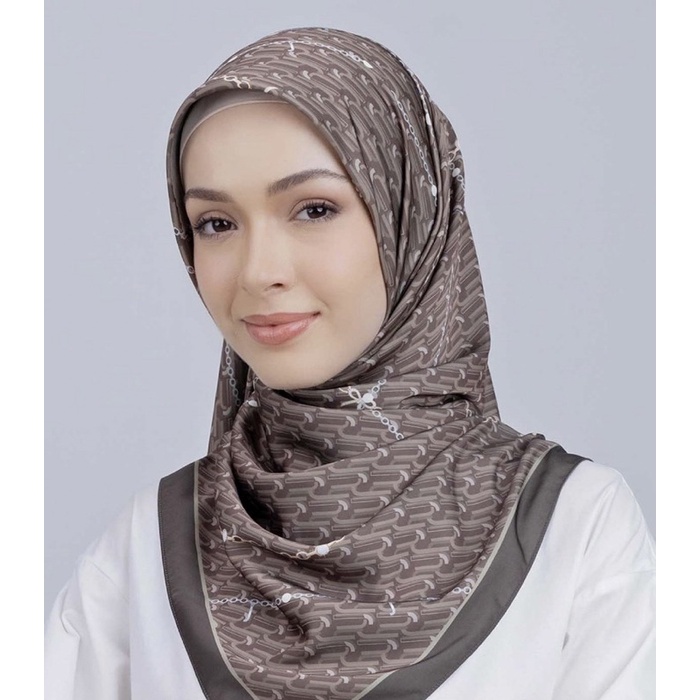 Jovian Hijab Monogram Chain - Mayana Printed Square Shawl Satin ...