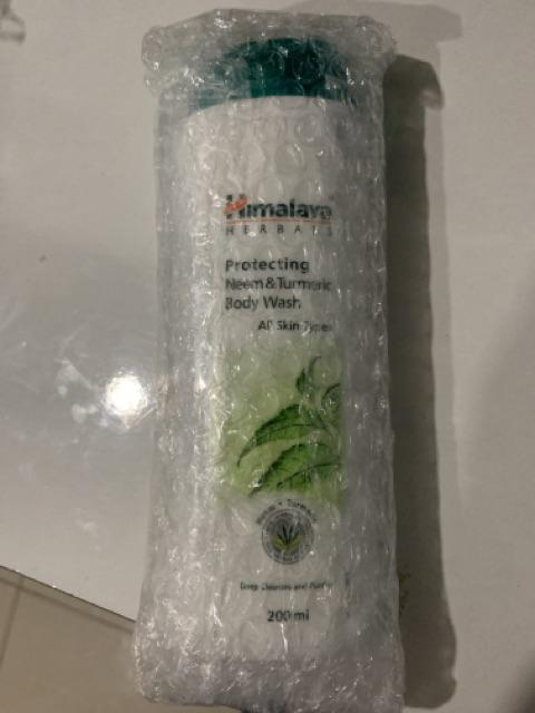 Daun Semambu Himalaya Herbals Protecting Neem & Turmeric Body Wash ...