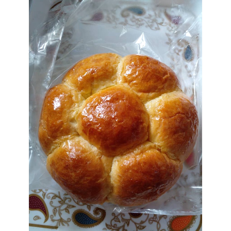 Happy Roti Box (Roti Naik, Garlic Bread, Doughnut/Cinnamon Roll ...