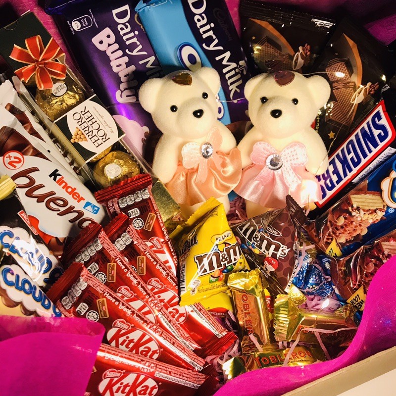 HARI-HARI POS! Surprise Gift Chocolate Box FREE LED LIGHT AND RIBBON ...