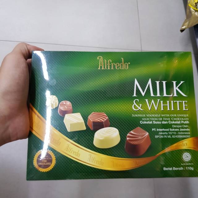 Alfredo milk chocolate & white chocolate 110gr malaysian chocolate ...