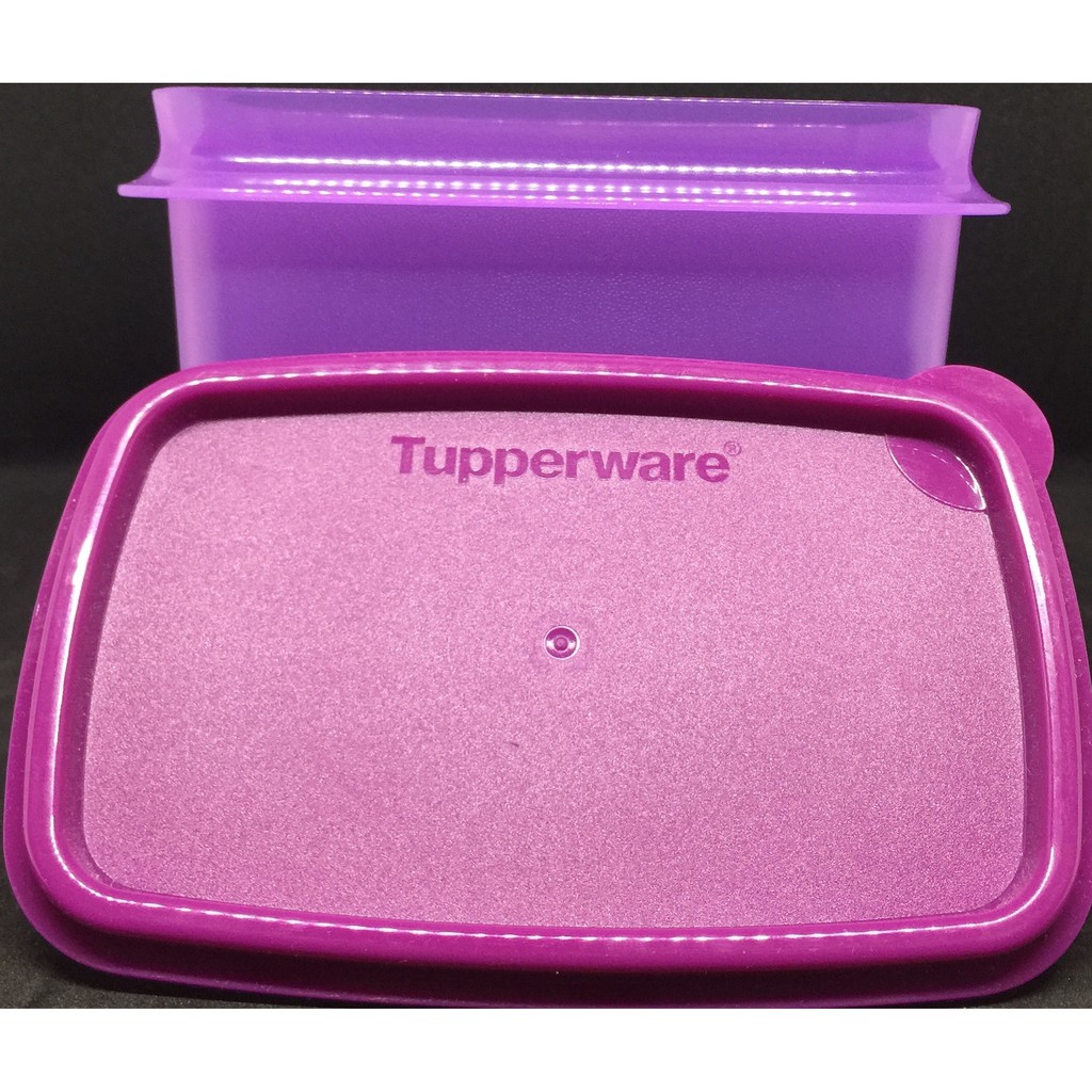 Bekas Plastic Tupperware Brand w Spoon/Sudu in Purple color Cantik ...