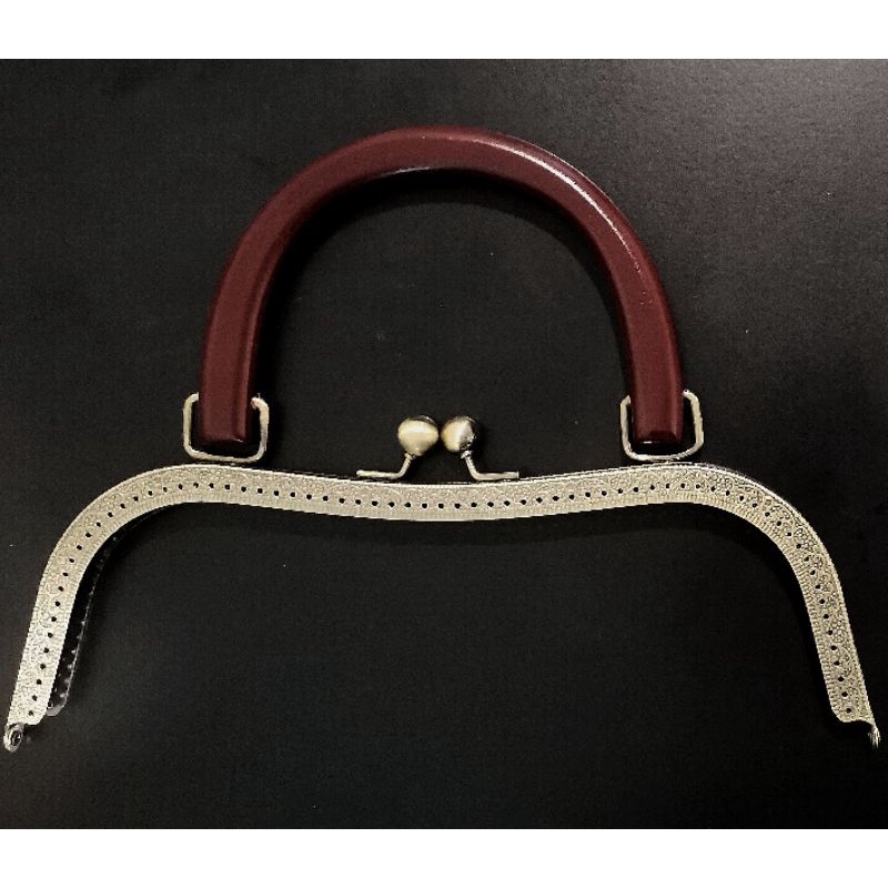 27cm x 9cm Metal Frame Kiss Clasp Lock with Wood Handle | Shopee Malaysia