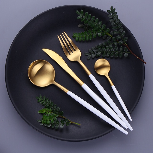 CUTLERY SET IN A BOX (SET OF 4 ITEMS) | Shopee Malaysia