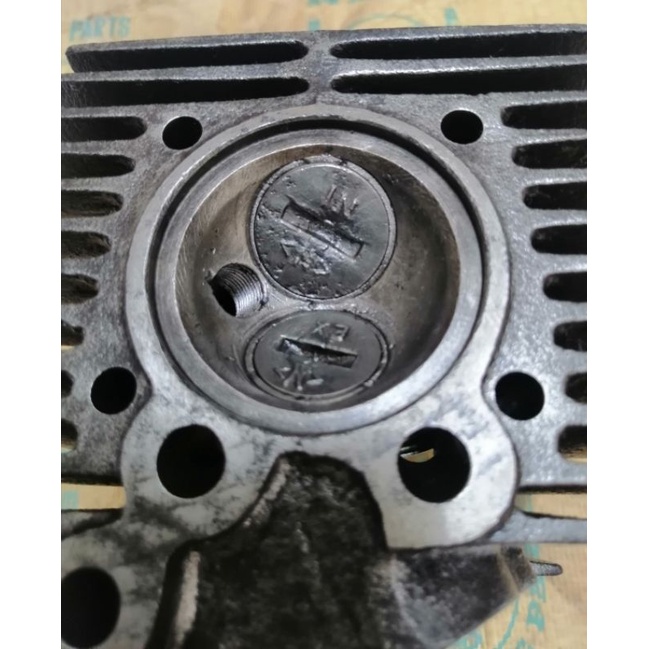 Honda C100/C102/C105/C110 Cylinder Head + Intake Valve + Exhaust Valve ...