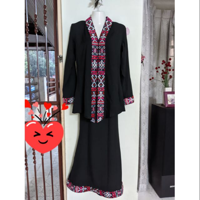 Baju kebaya moden dihiasi corak motif Rungus (corak pinakol). | Shopee ...