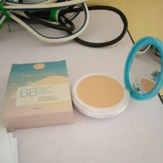 Wardah Lightening BB Cake Powder (01 Light / 02 Sheer Pink / 03 Natural ...