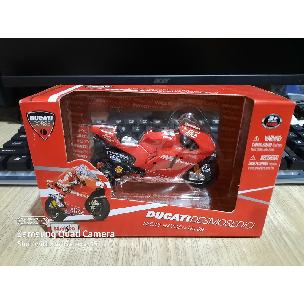 Maisto 1:18 Model Kit MotoGP 2009 Ducati Desmosedici #69 Nicky Hayden ...