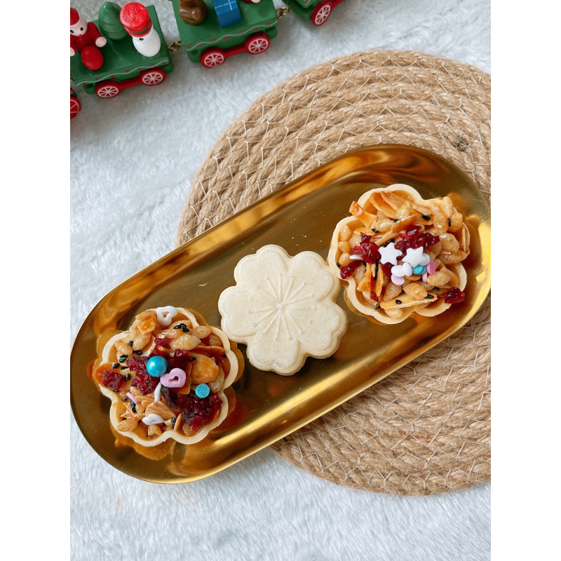 Almond Glutinous rice boat biscuits 杏仁焦糖糯米船 snacks crispy less sweet ...