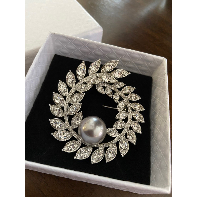 🤩Brooch Korea Exclusive with Pearl🤩 | Shopee Malaysia