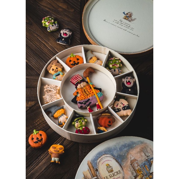 Halloween 2022 exclusive circle box | Shopee Malaysia