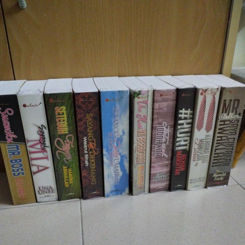 Novel Preloved Penulisan2u Shopee Malaysia