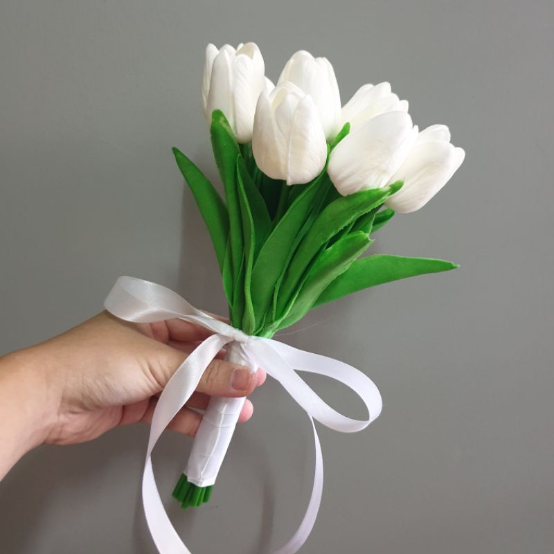 Bunga tangan tulip tunang/nikah readystock | Shopee Malaysia