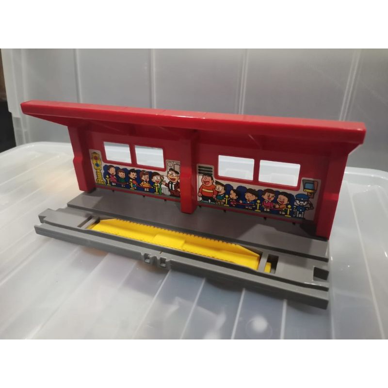 (PRELOVED) Mainan Keretapi Takara Tomy Plarail Doraemon Station ...