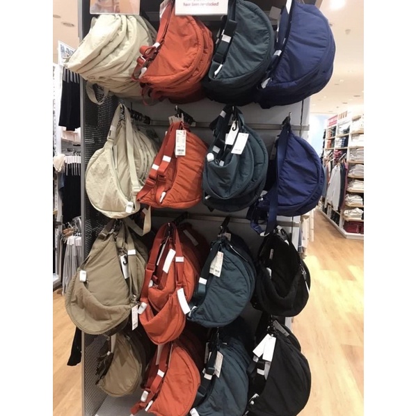 Uniqlo sling bag (nylon) | Shopee Malaysia