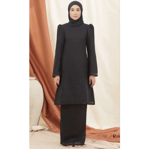 (PRELOVE) WANZAR Dareya Kurung in Coal Black Size M - FREE SHIPPING ...