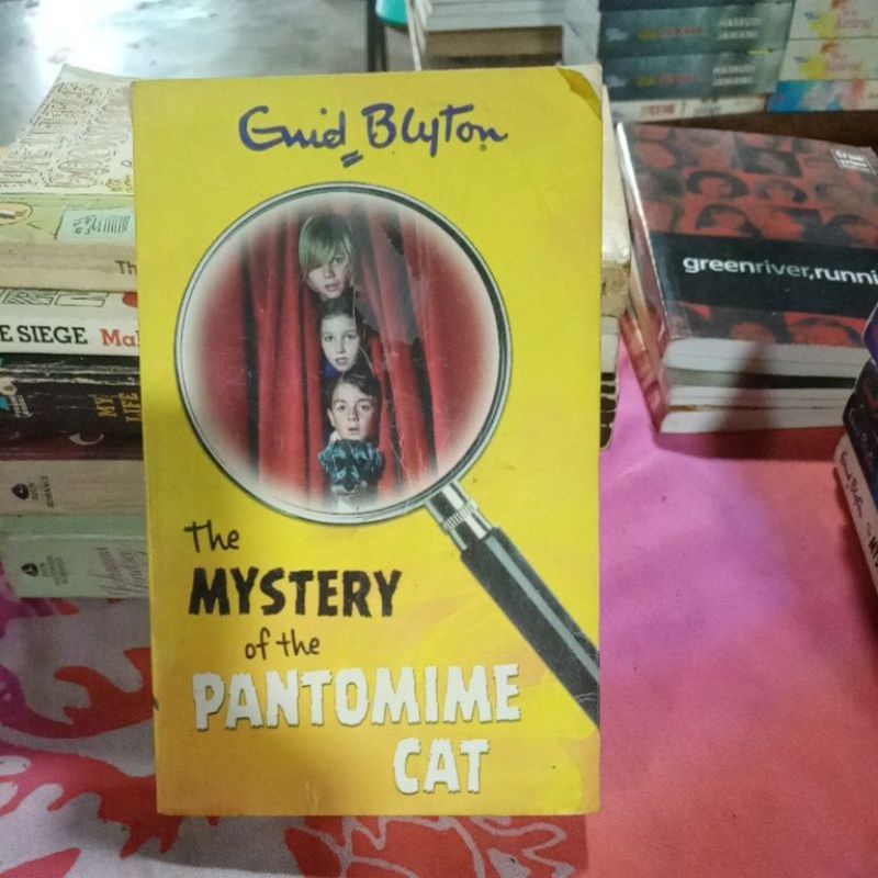 "the mystery of the pantomime cat" by enid blyton | Shopee Malaysia