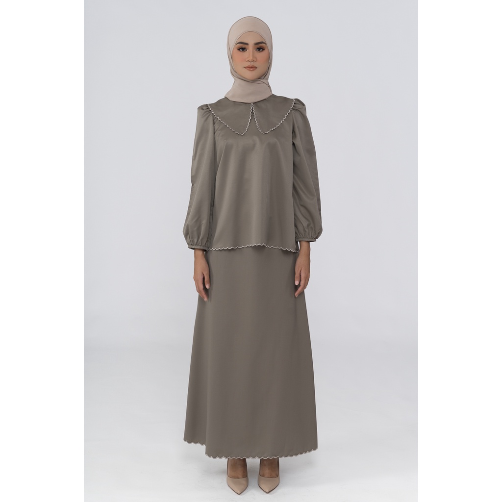 Heena Peter Pan Collar with Scallop Embroidery Hem Set in Olive Grove ...