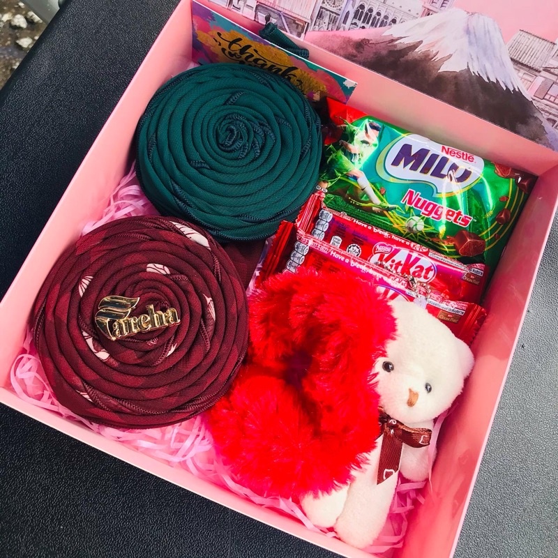 GIFT BOX TUDUNG WAWA MINAZ LEEYANARAHMAN SHAWLPUBLIKA HADIAH HARI JADI ...