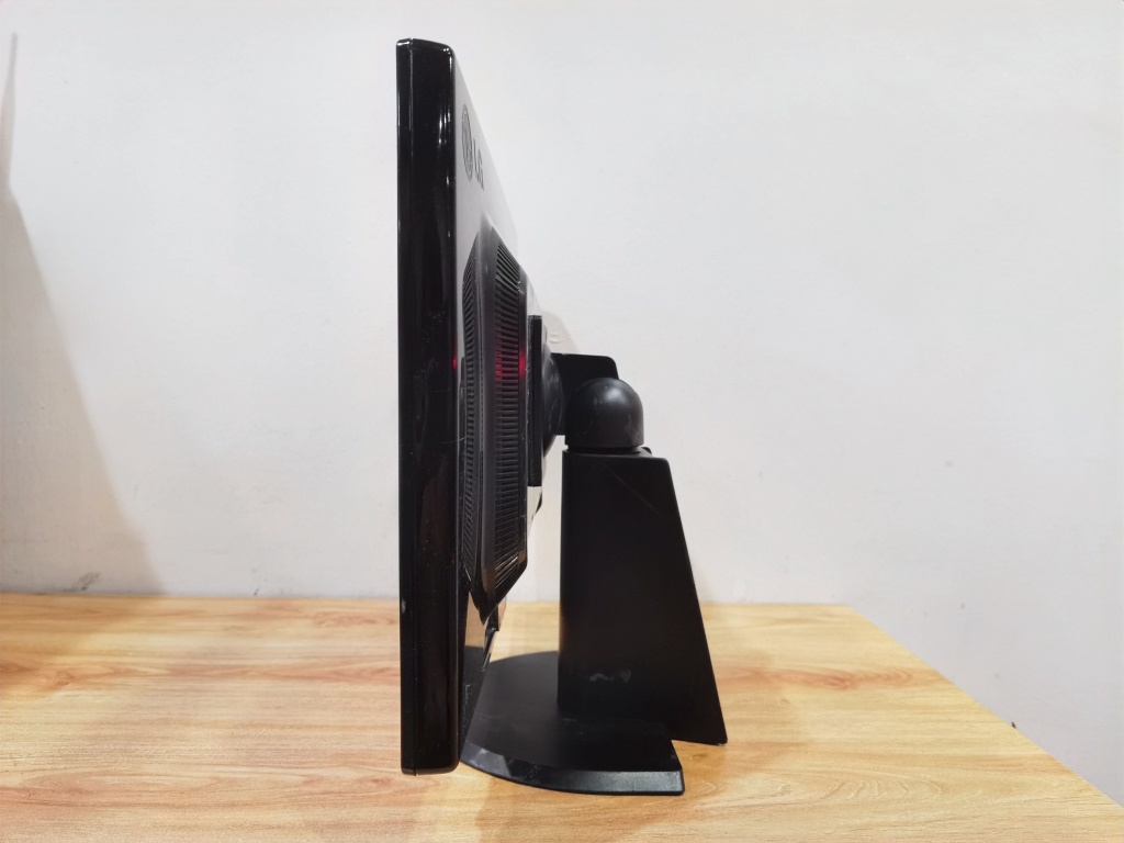 Monitor LG FLATRON L227WTG Black 22"inch Resolution 1920 x 1080 used ...